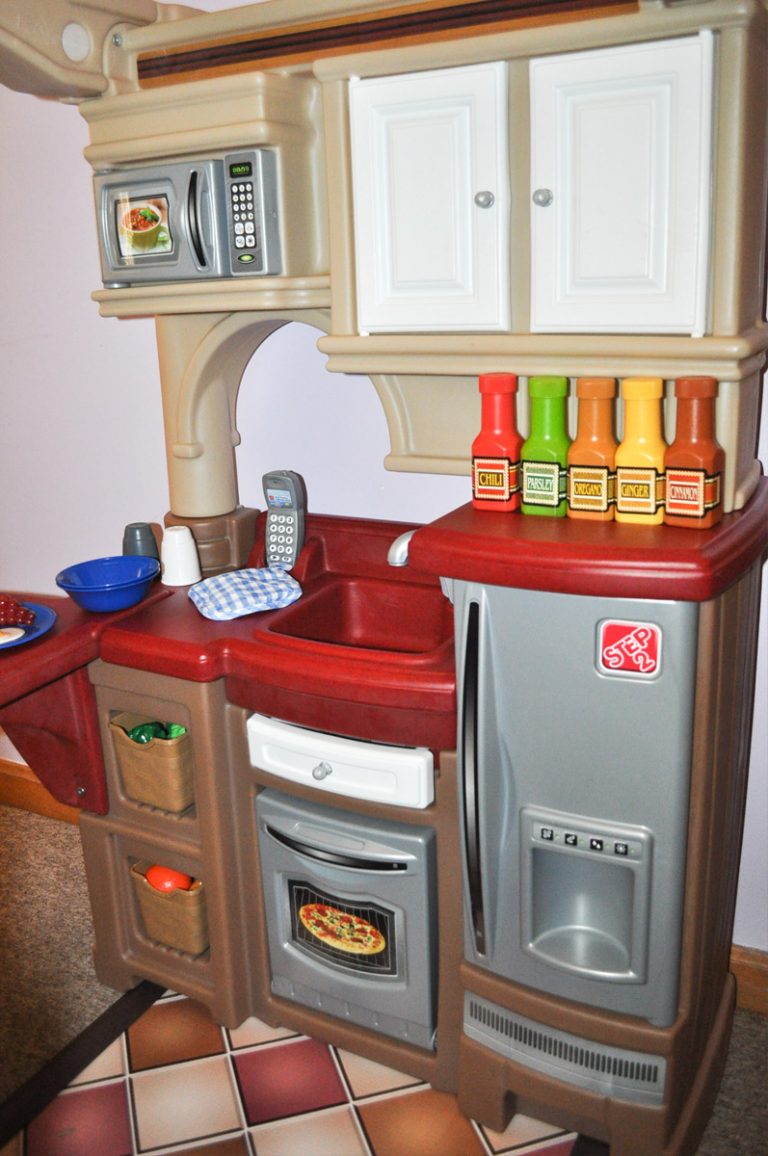 Step2 Grand Walk-in Kitchen & Grill - The Ultimate Play Kitchen