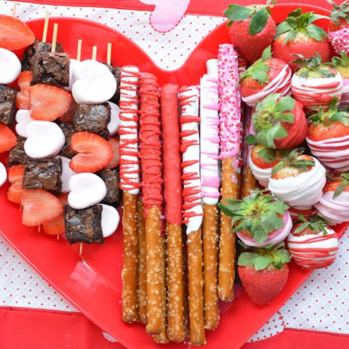 Valentine Chocolate Covered Pretzels - Valentine's Day Treat