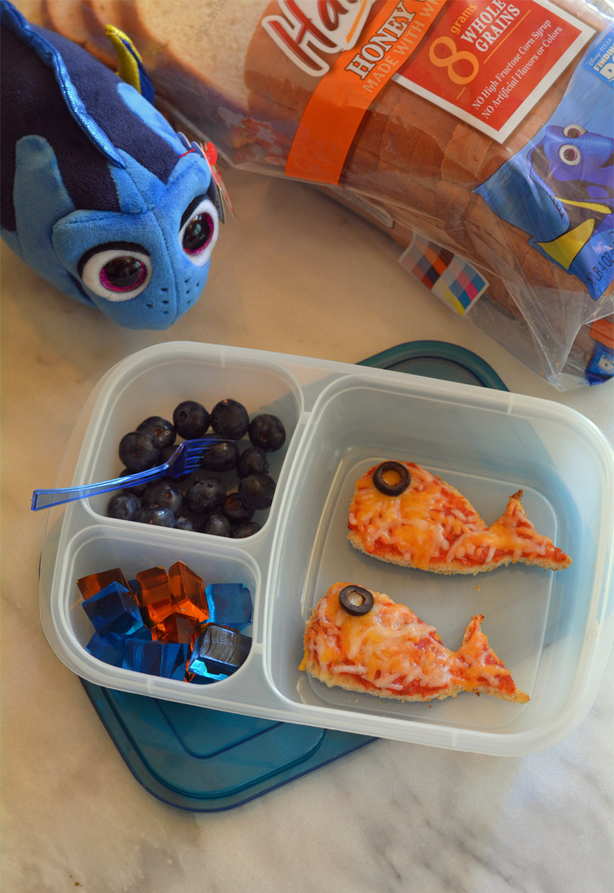 Beluga Whale Pizza Inspired by Disney’s "Finding Dory" - Mommy's ...