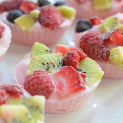 Triple Berry Yogurt Parfait with Fruity PEBBLES™ - Mommy's Fabulous Finds